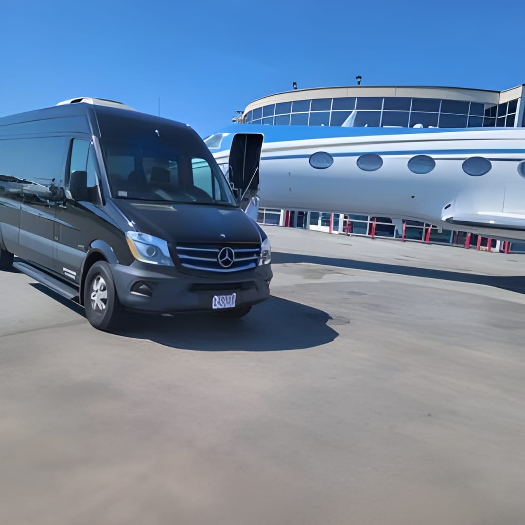 Luxury Airport Transportation Service | Top Bus