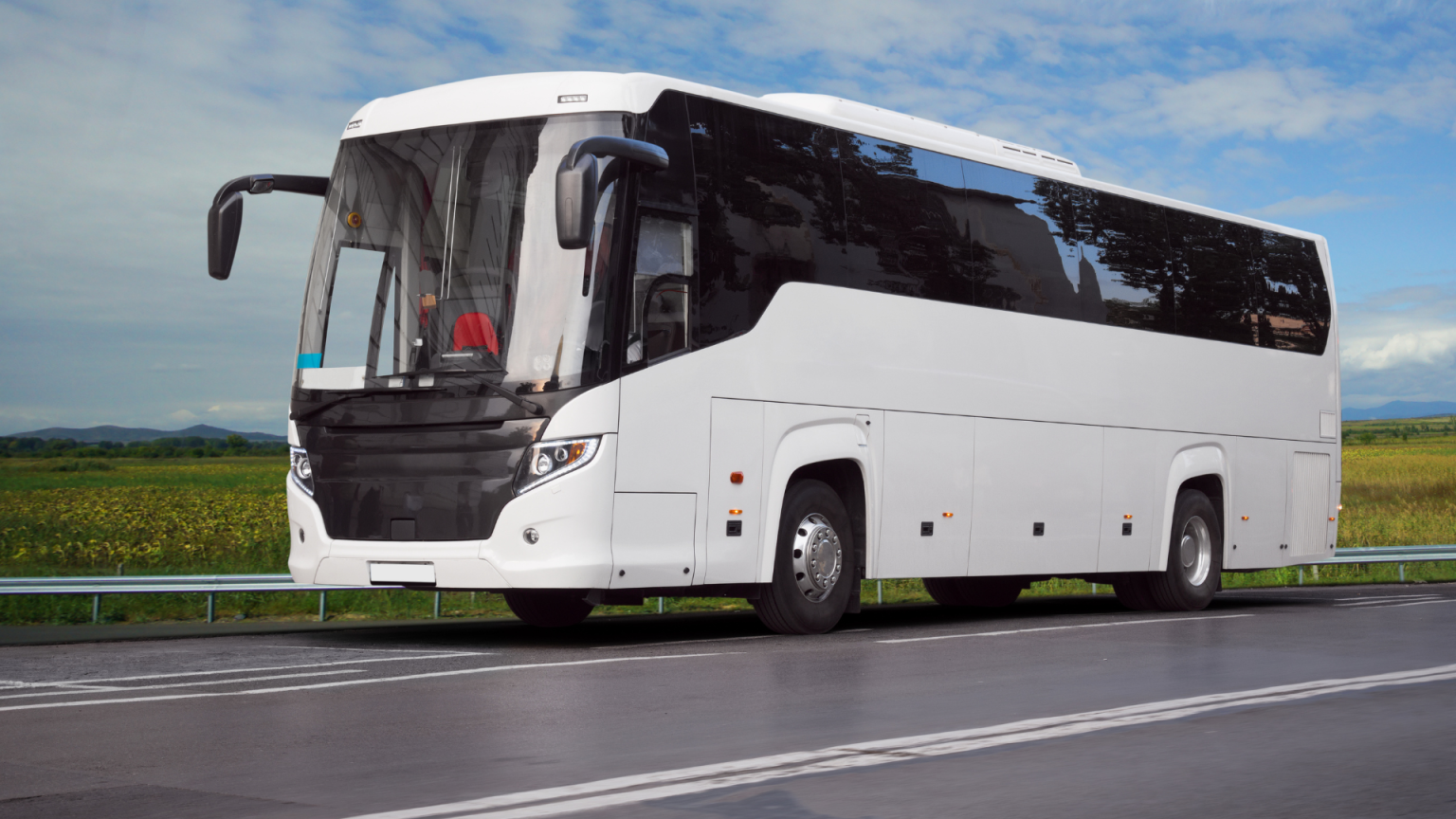 How Many People Fit on a Coach Bus? Powerful Capacity Guide